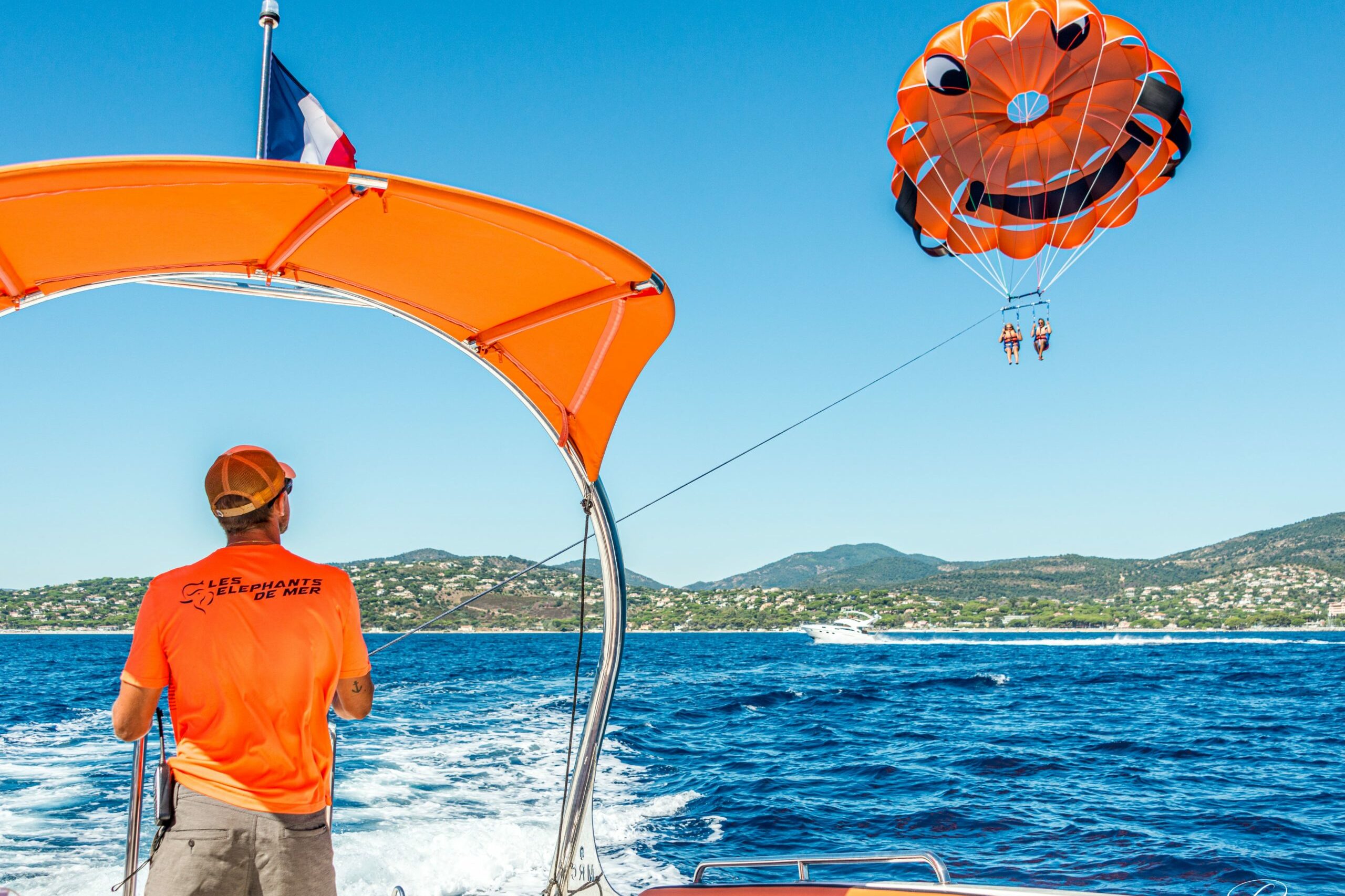 PARACHUTE ASCENSIONNEL SAINTE MAXIME | Les Éléphants de mer